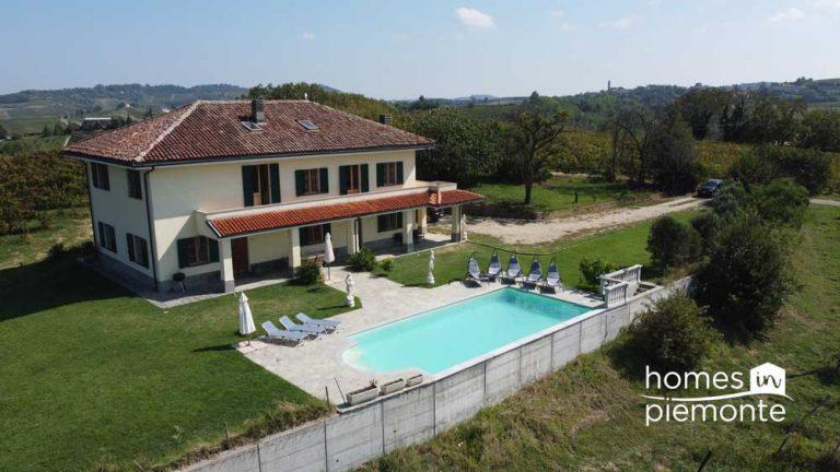 Farmhouse with amazing views over the vineyards, Nizza Monferrato. Ref HIP182 | Homes in Piemonte